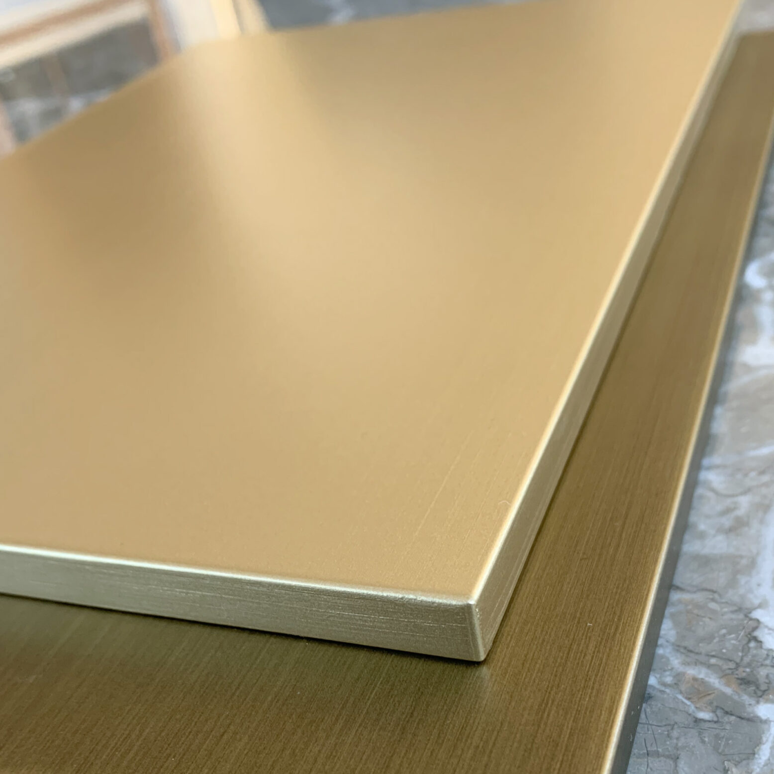 Oberflächenbehandlung im Look von gebürstetem Messing durch unser ...